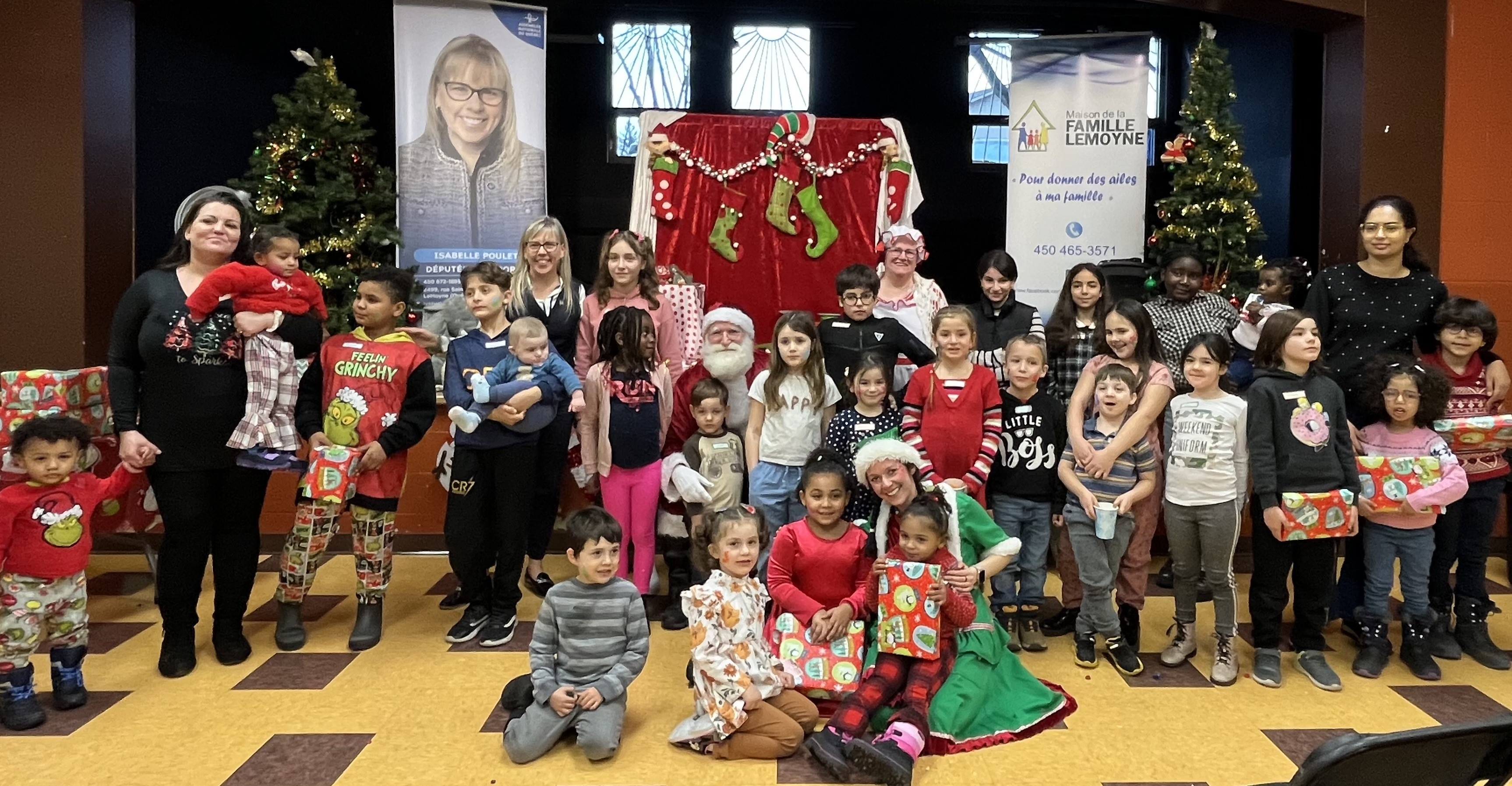 TVRS | Actualités | Isabelle Poulet organise un dépouillement d’arbre ...